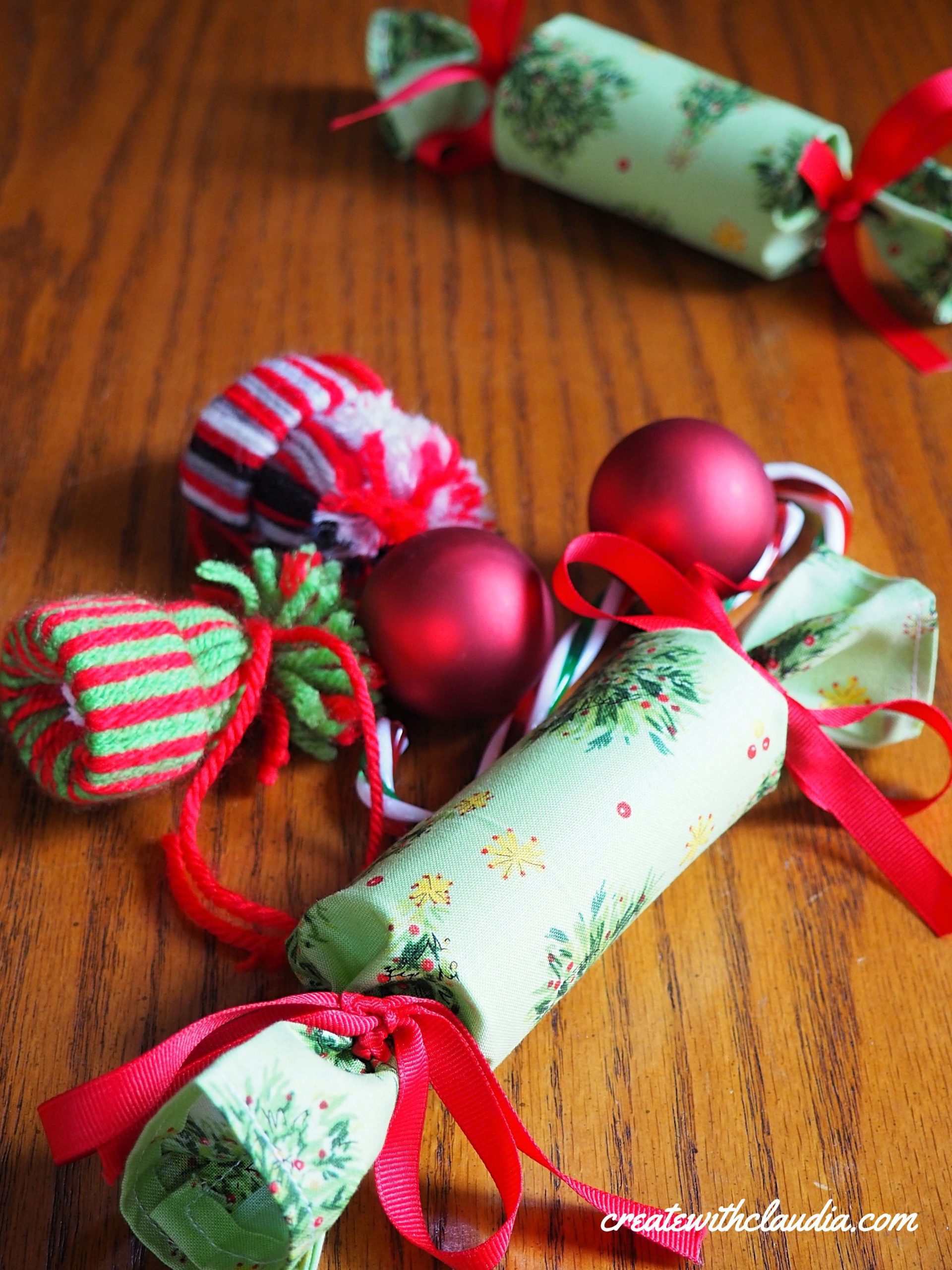 How to Make a Fabric Christmas Cracker - Create with Claudia