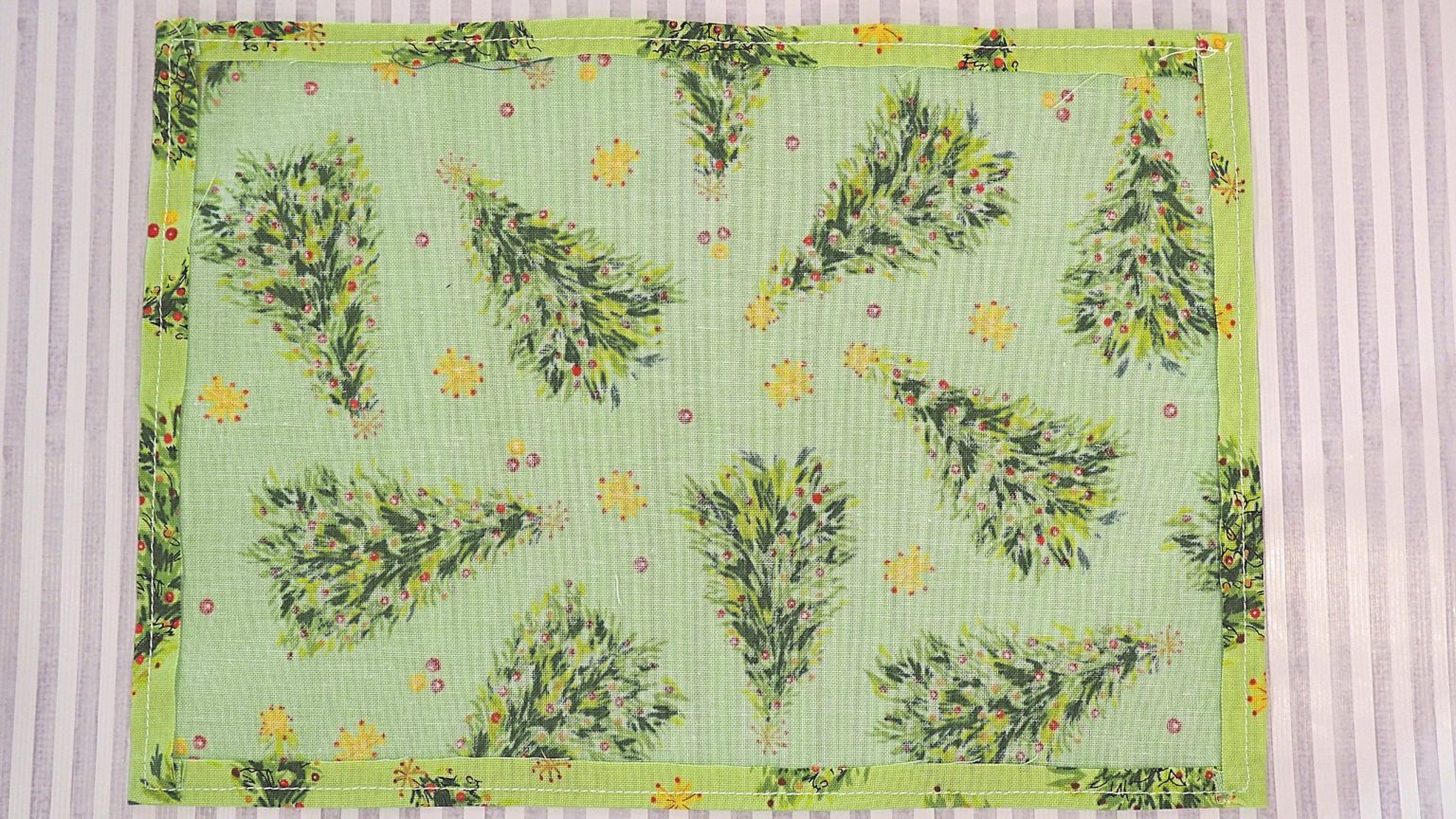 How to Make a Fabric Christmas Cracker - Create with Claudia