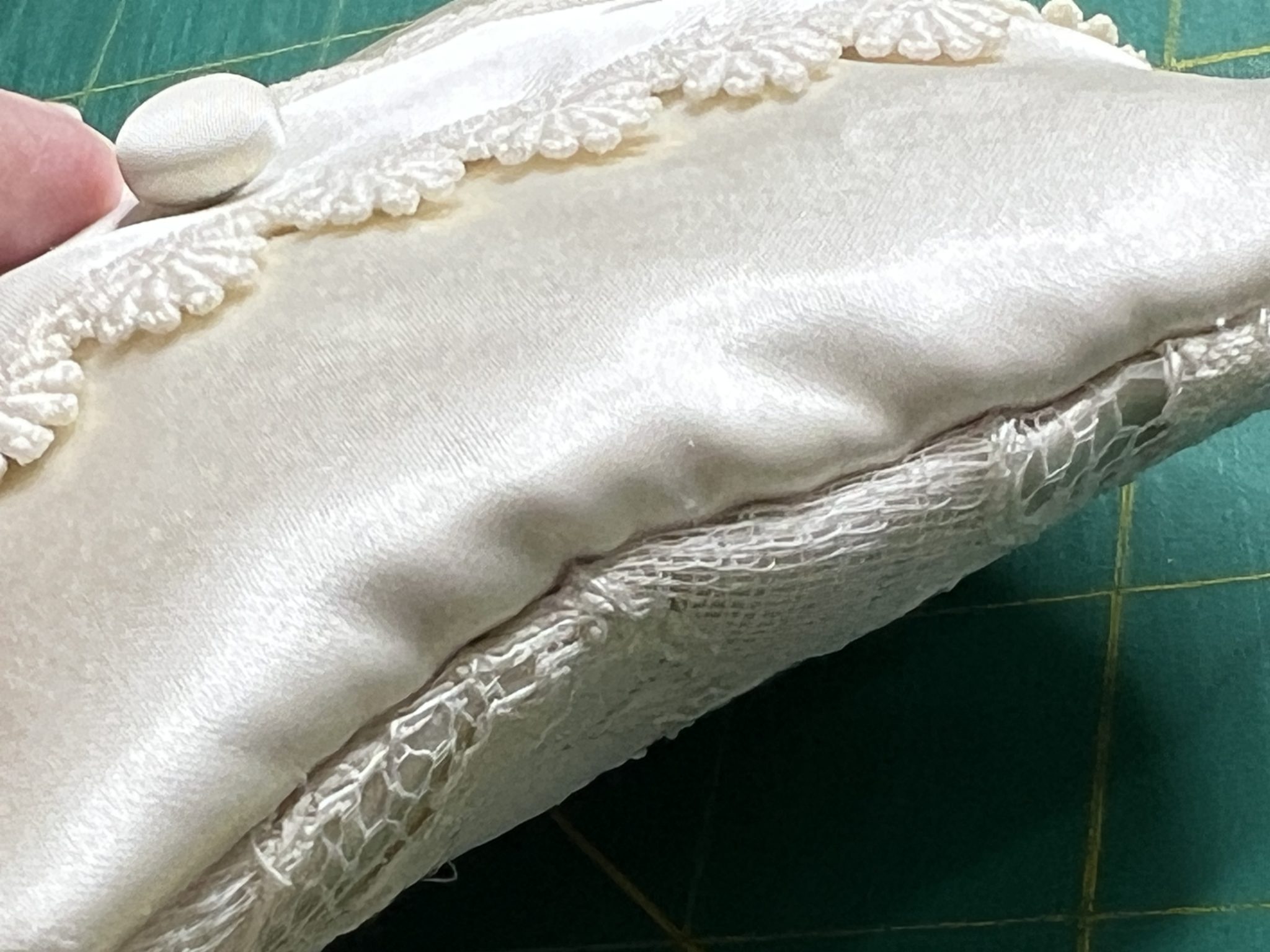 DIY Lavender Sachets - How to Make a Sachet out of an Old Wedding Dress ...