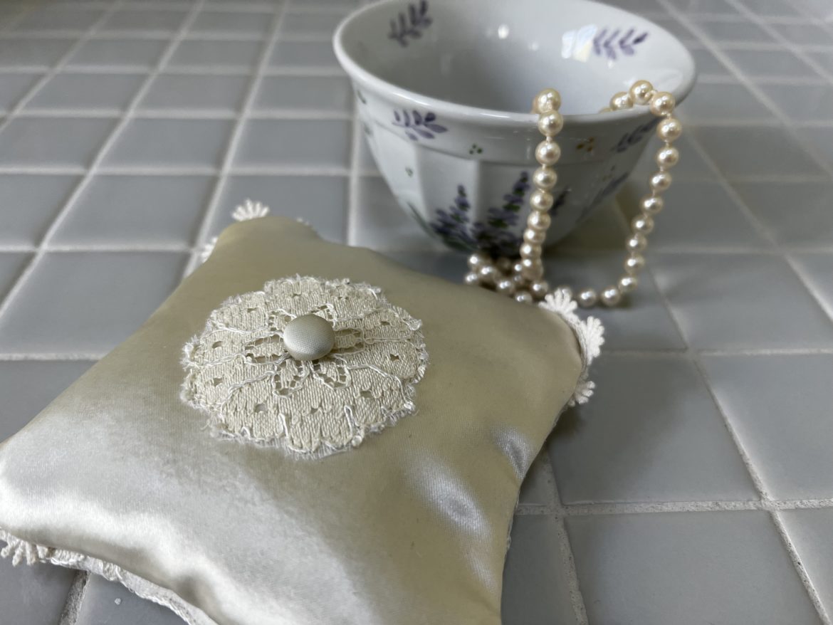 DIY Lavender Sachets - How to Make a Sachet out of an Old Wedding Dress ...