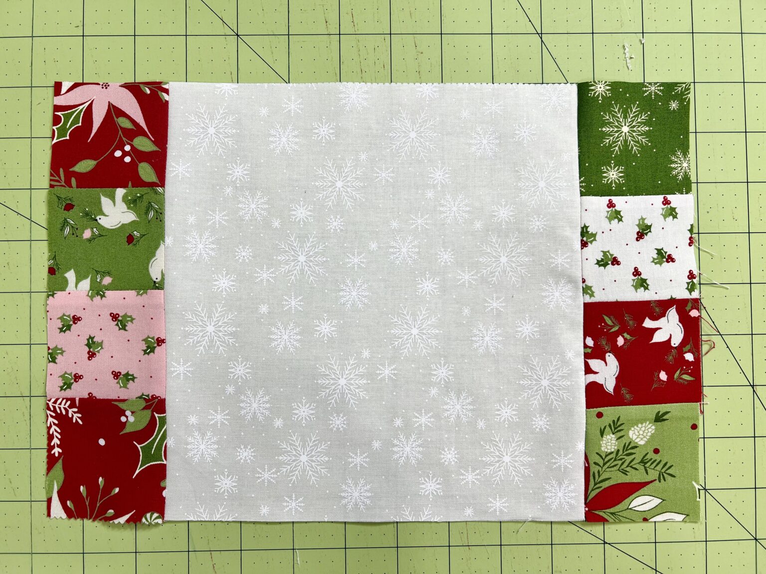 Easy Christmas Fusible Appliqué Mini Quilt Tutorial - Create with Claudia