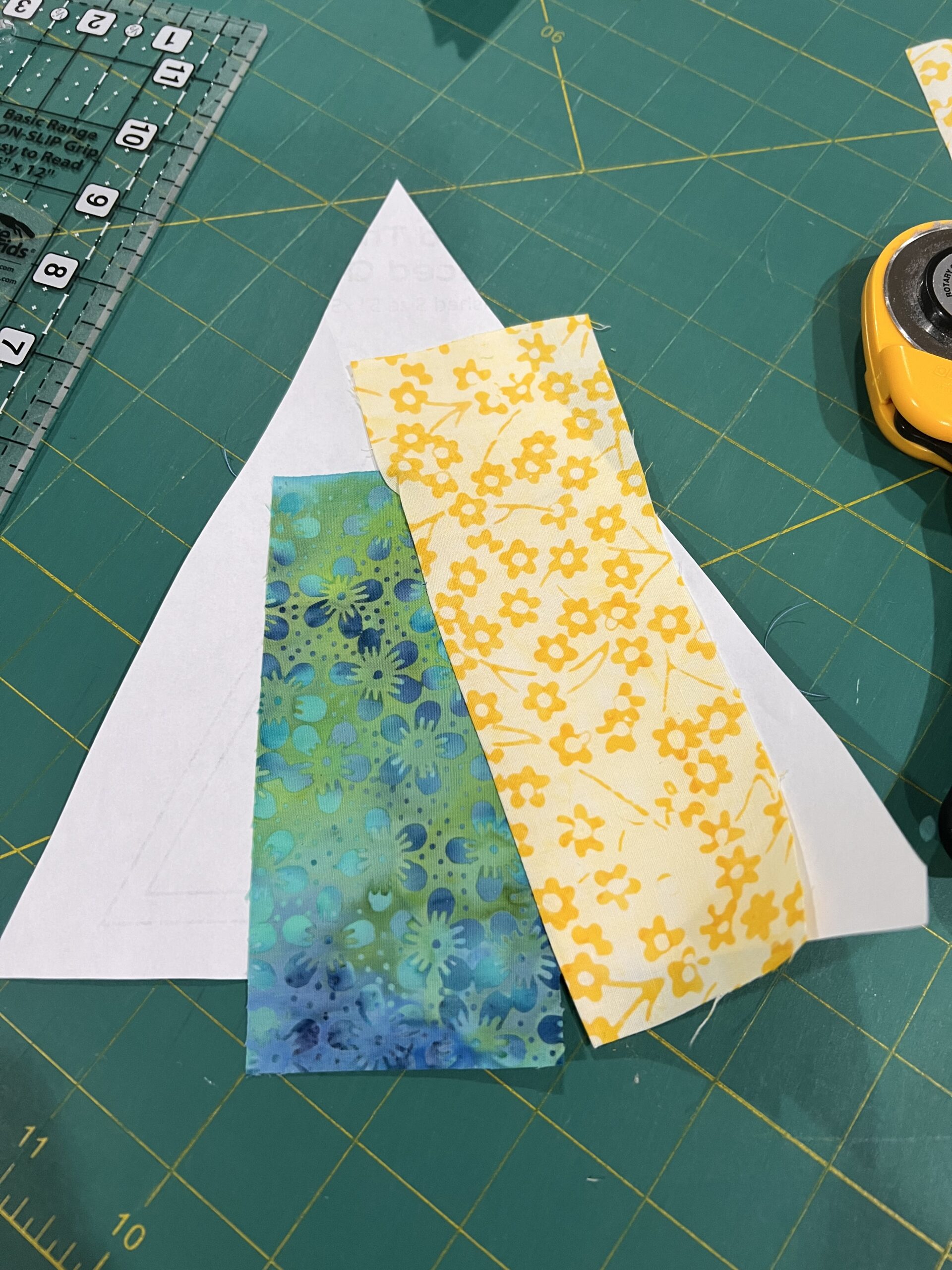 Jeweled Triangles Table Runner - Create with Claudia