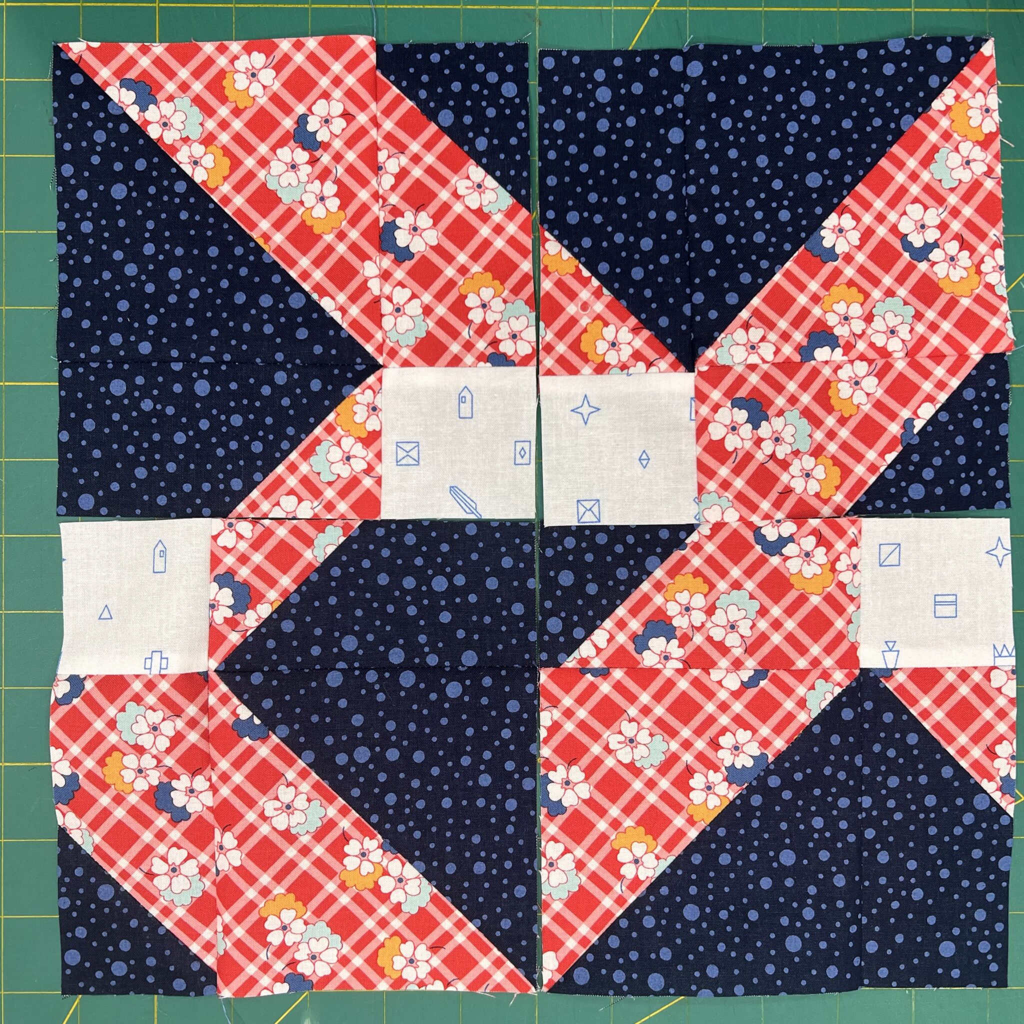 Disappearing Eccentric Star Quilt Block Tutorial - Create with Claudia
