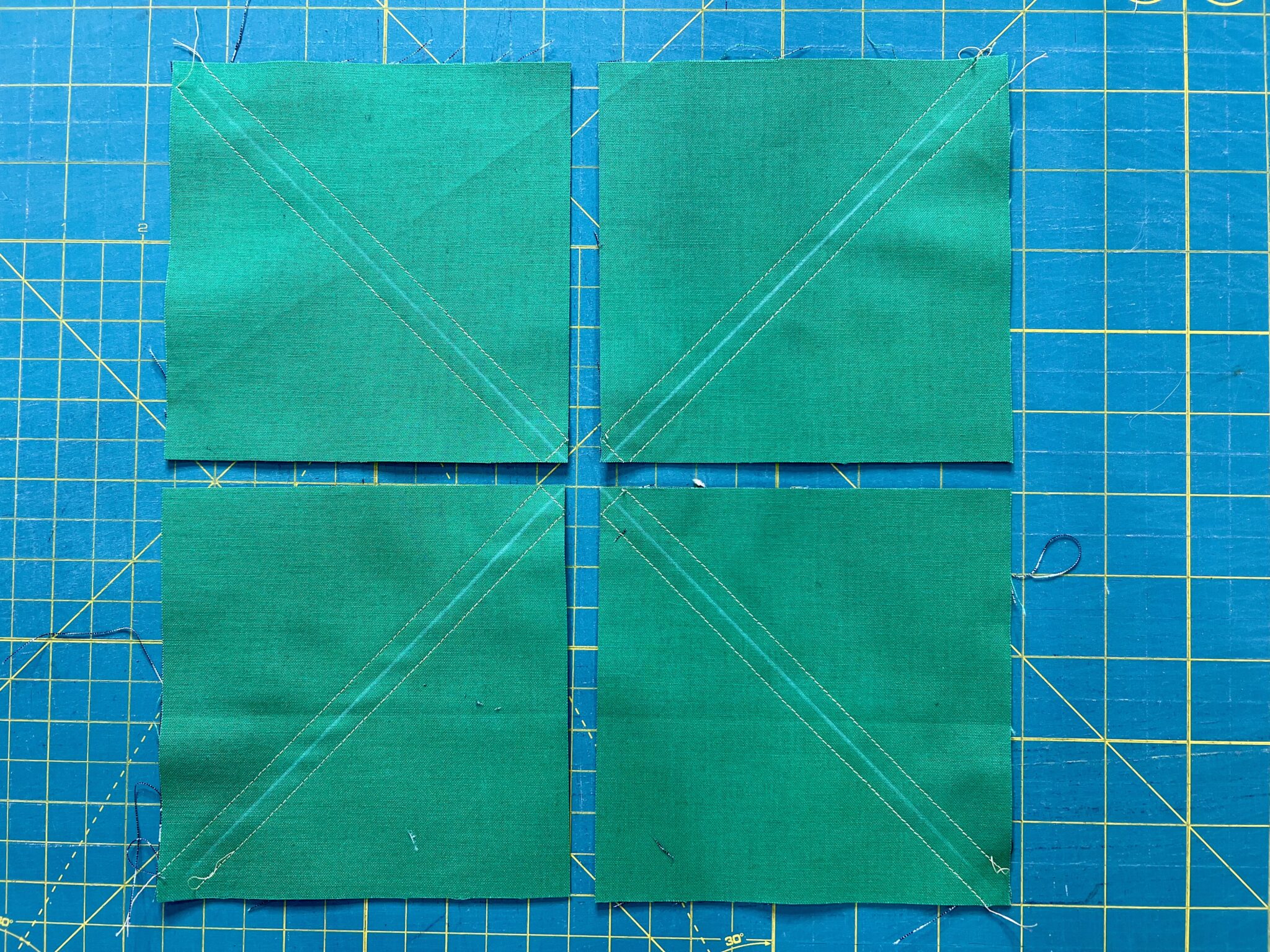 Disappearing Eccentric Star Quilt Block Tutorial - Create with Claudia